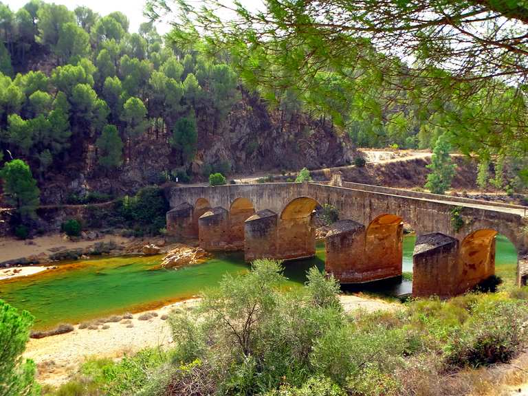 Ponte ferroviária de Santa Rosa pelo percurso dos Moinhos do Odiel ...