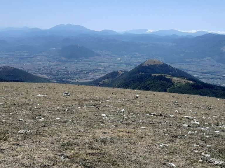 Serra di Calvello, Monte Calvelluzzo, Piana del Lago e Abriola - giro ...