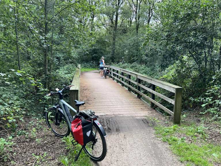 Brugje over het Deurnes kanaal. fietsroutes en kaart | Komoot