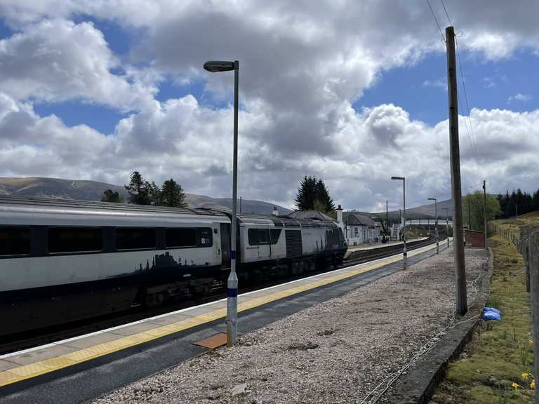 Dalwhinnie station: Wanderungen und Rundwege | komoot