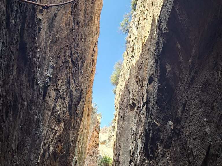 Ermita de Nuestra Señora del Rosario, ermita de San Blas, embalse de ...