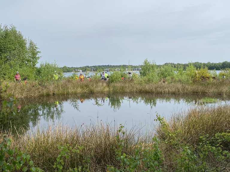 Blick auf den 🧱 Roter Steinweg See : Radtouren und Radwege | komoot