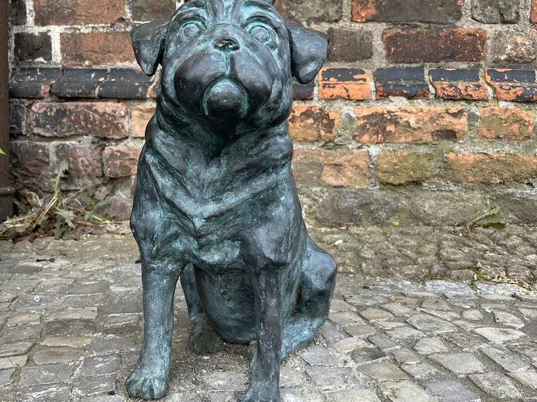 Waldmops-Skulptur von Loriot am Steintorturm: Wanderungen und Rundwege ...