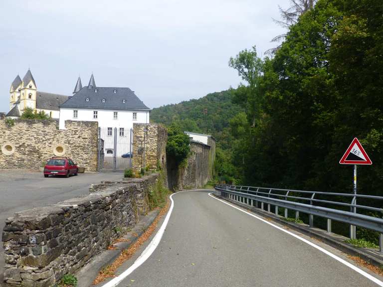 Steile klim en afdaling bij Kloster Arnstein – Fietsroutes & Hoe er te ...