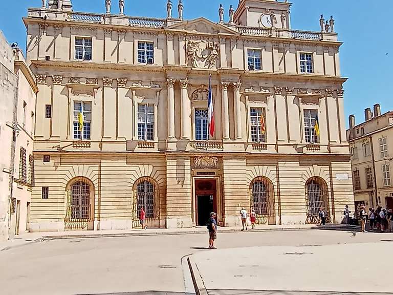 Office de Tourisme (Arles): Wanderungen und Rundwege | komoot