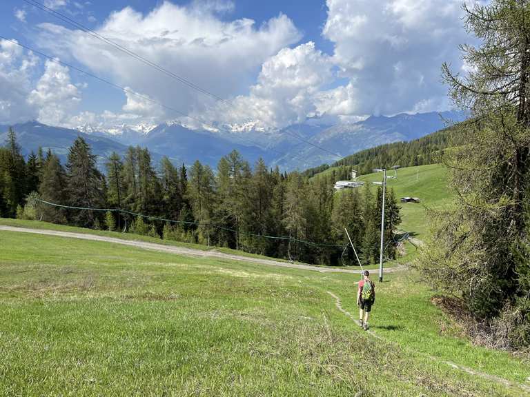 Pila basin trail with views of Valle d'Aosta's 4000m peaks (via Route ...