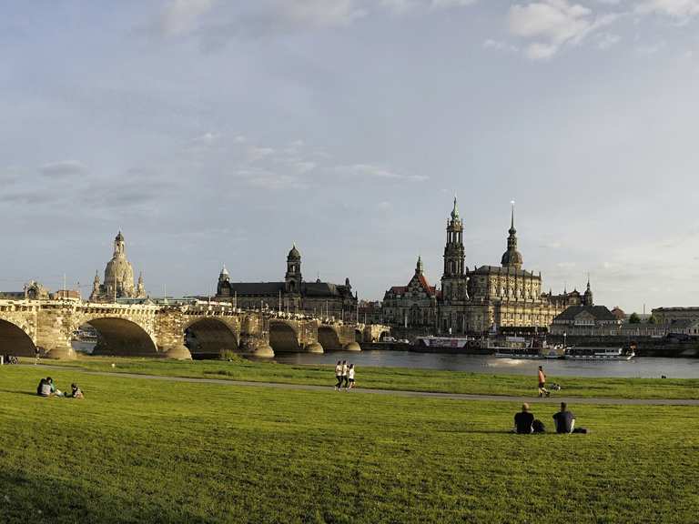 Gohliser Windmühle – Blick auf die Dresdner Altstadt Runde von Dresden ...