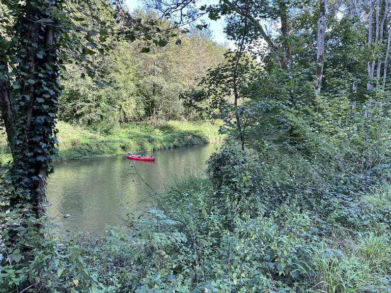 Sentier de randonnée le long de la Lesse à Anseremme : Radtouren und ...