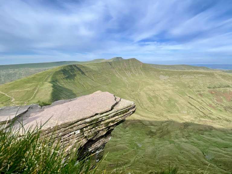 Pen y Fan Horseshoe Ridge — Brecon Beacons National Park | hike | Komoot