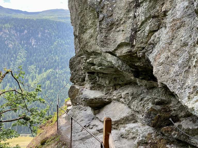Sentiero per il Castello di Kropfenstein (Ruina Grotta): percorsi e ...