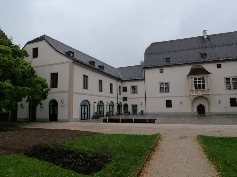 Burg Wels: Wanderungen und Rundwege | komoot