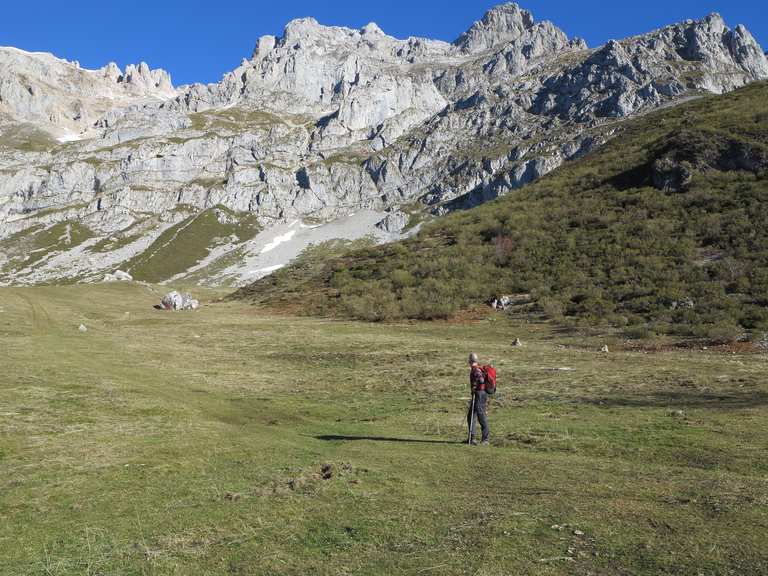 Posada de Valdeón, Soto de Valdeón, Vega de Llos, Refugio de Vega ...