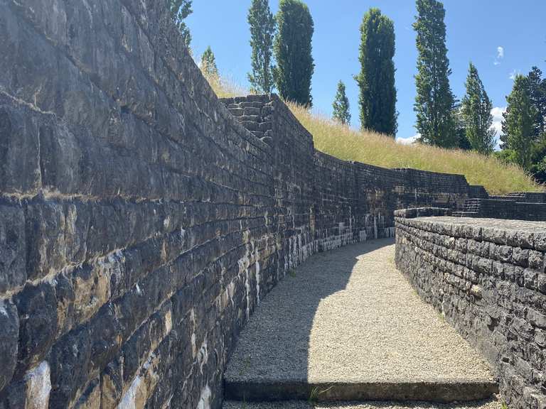 Amphitheater Vindonissa: Wanderungen und Rundwege | komoot