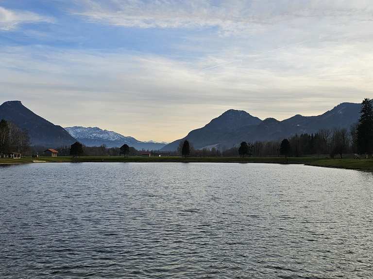 Tolles Bergpanorama am See: Wanderungen und Rundwege | komoot