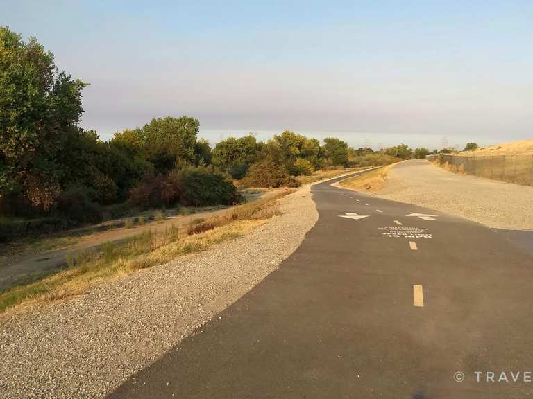 Sutter's Landing Regional Park loop via Levee Path — Sacramento | run ...
