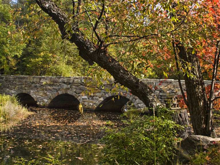 Triple Arch Bridge via Pocantico River Trail — Rockefeller State Park ...