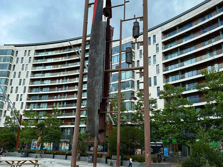 SS Nomadic am Hamilton Dock – Kit-Skulptur von Tony Stallard Runde von ...