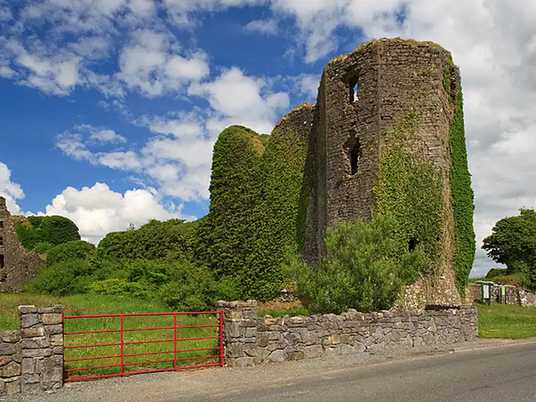 Loop de Charlestown, Castelo de Ballintober e Dunmore a partir de ...