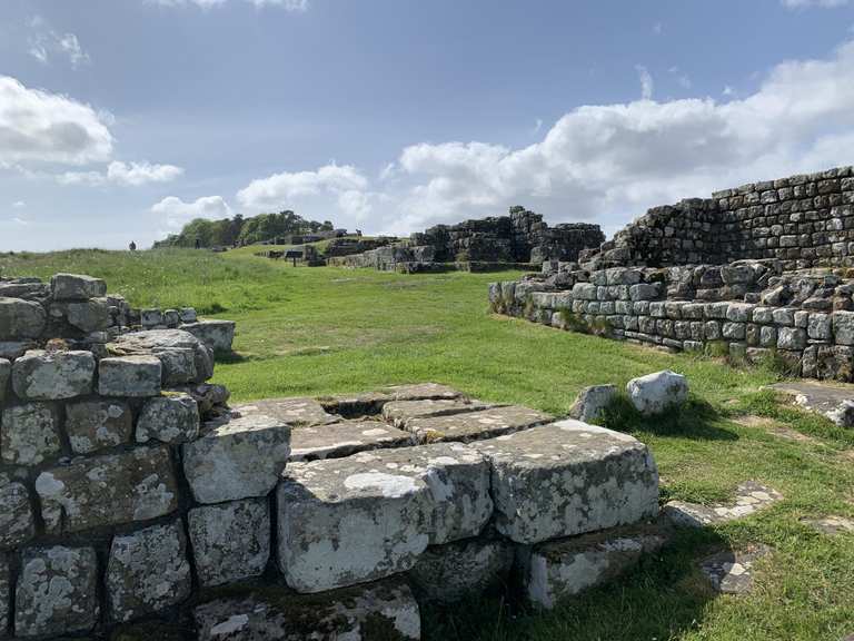 Steel Rigg & Sycamore Gap to Housesteads Fort from Steel Rigg ...