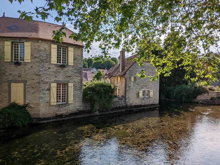 Église Saint-Rémi – Bèze, village médiéval Circuit à partir de Bèze ...