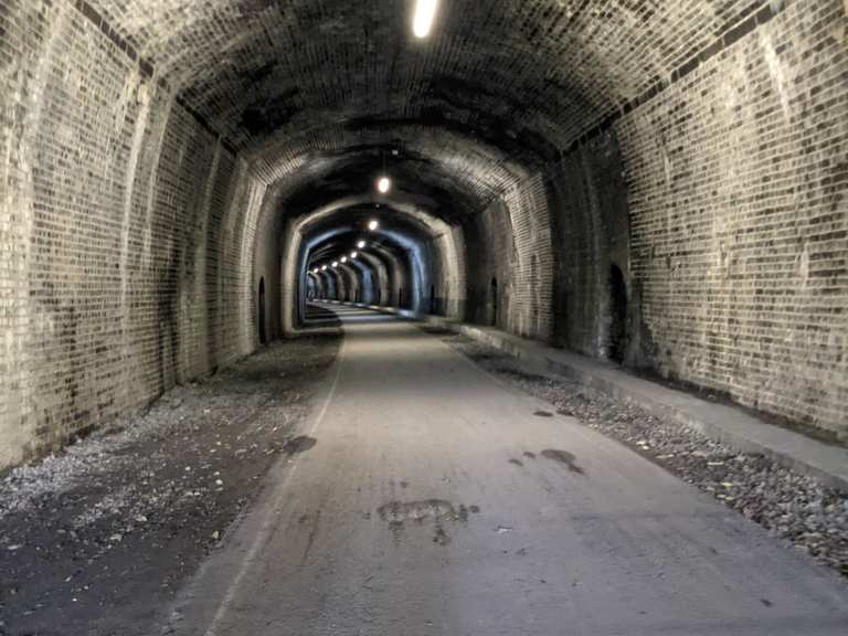 Monsal Trail, Longstone Moor & Great Longstone loop from Bakewell ...