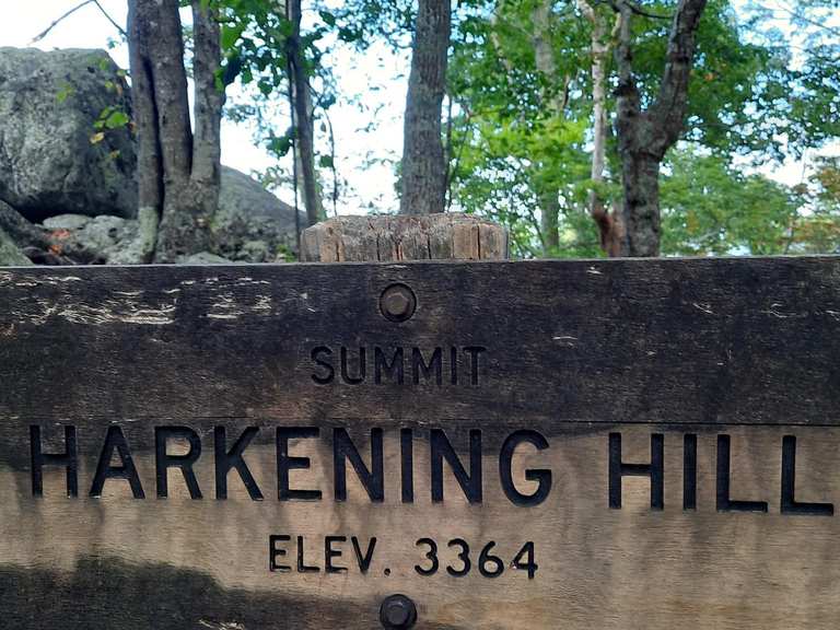 Harkening Hill: Wanderungen und Rundwege | komoot