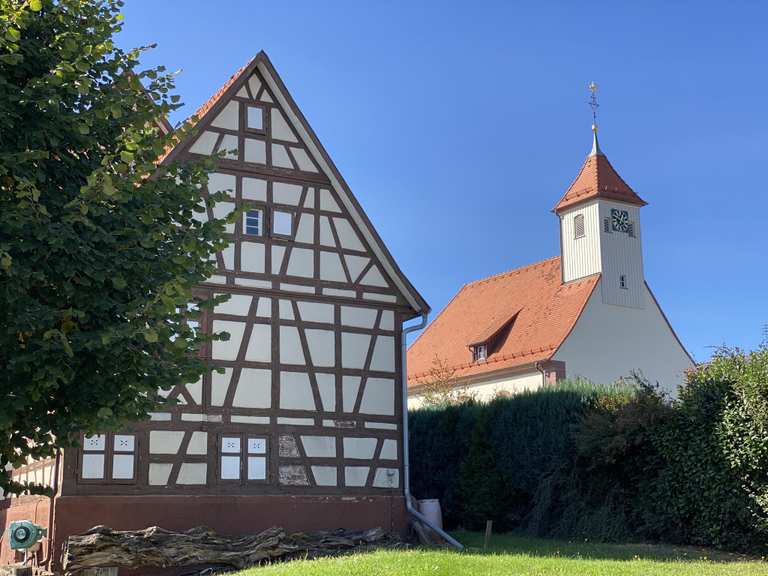 Zentrum Monakam: Wanderungen und Rundwege | komoot