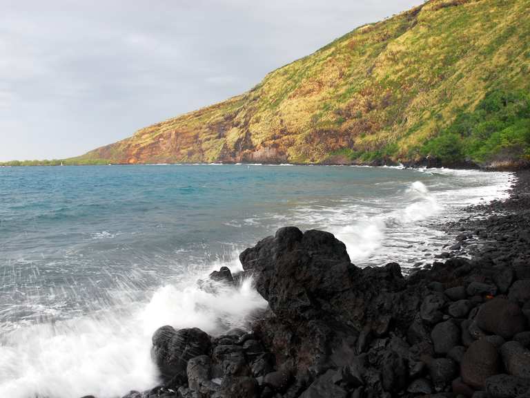 Two Step Beach to Kealakekua Bay State Historical Park loop — South ...
