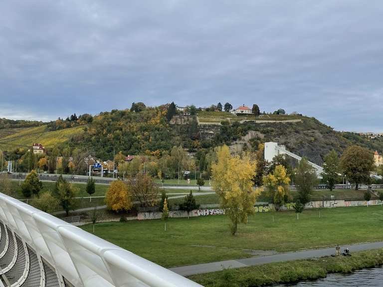 Troja-Brücke (Trojský most) - Gesamtlänge: 262 m: Mountainbike-Touren ...