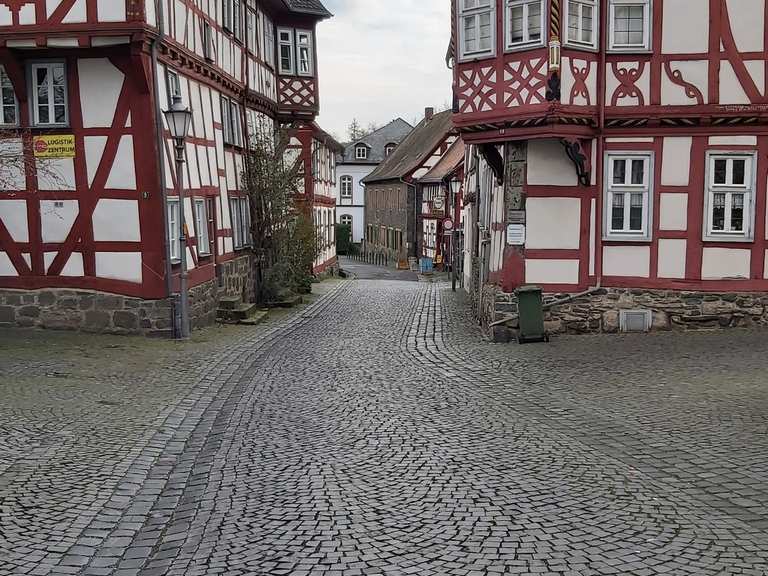 Stadtturm Lich: Wanderungen und Rundwege | komoot