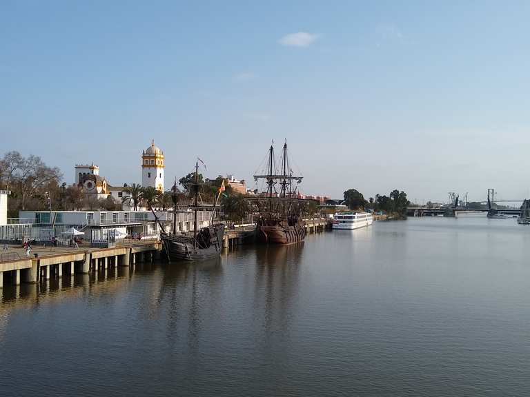 The four bridges of the Guadalquivir River — circular tour of the city ...