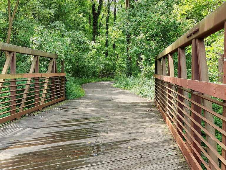 Rouge River Gateway and Hines Park Trail — Dearborn | wandeling | Komoot