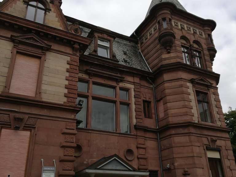 Villa Enzinger de 1885 avec ancien château d'eau - Itinéraires de rando ...