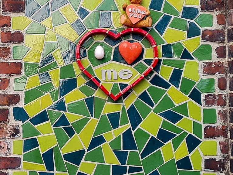 Mosaïque d'art de la rue Kump - Itinéraires vélo et carte | Komoot