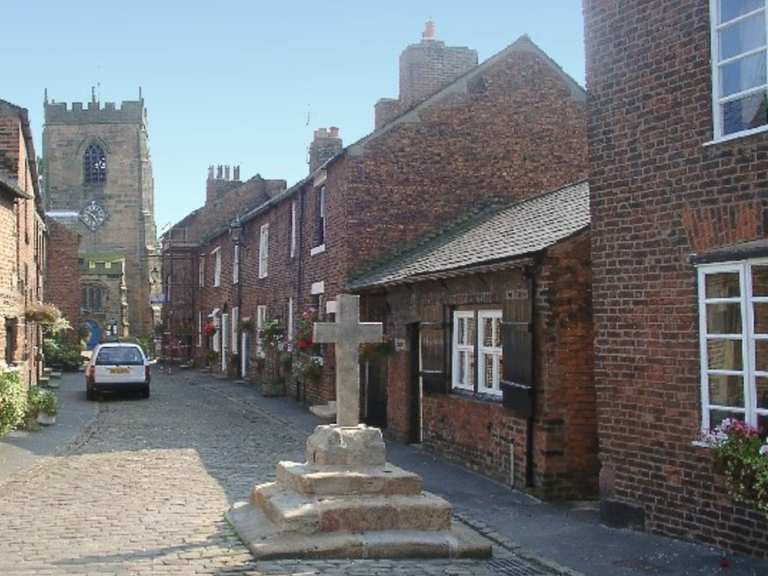 Rivington Pike – Leeds and Liverpool Canal Loop from Westhoughton ...