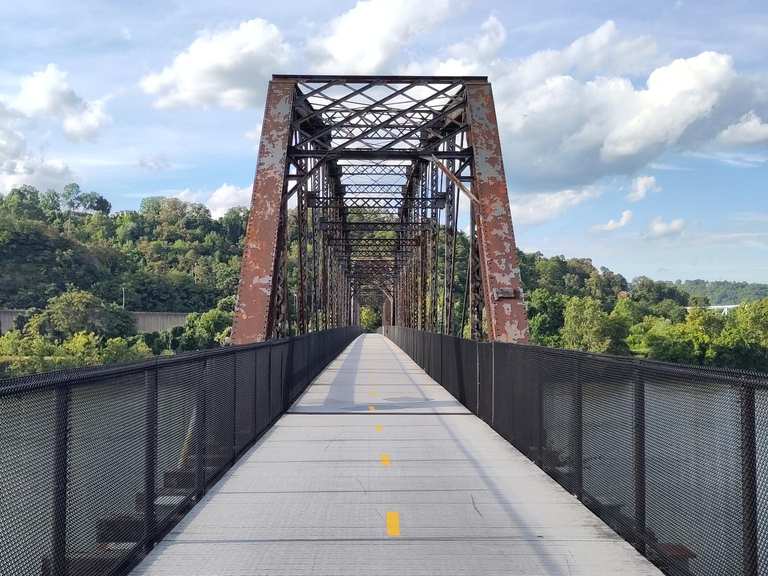 De Pump House au pont McKeesport Connecting Railroad Bridge via The ...