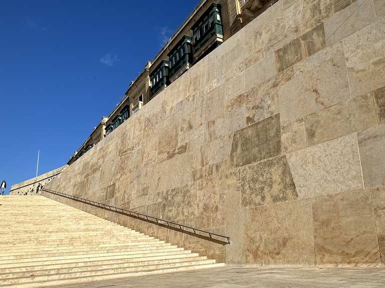 The steps of Saint Dun Gorg Preca: Wanderungen und Rundwege | komoot