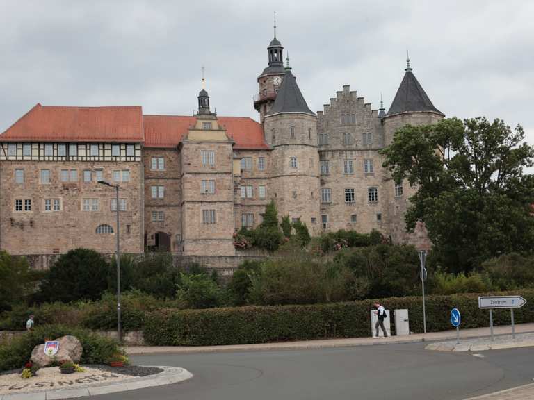 1870–71 War Memorial at Schleusingen Castle – Hiking & Cycling Routes ...