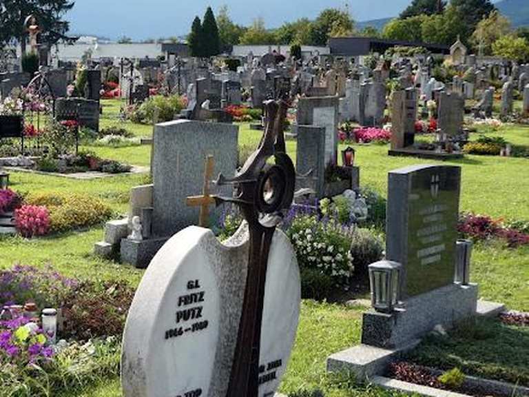Gravestone of Fritz Vutz, Stadtfriedhof Hartberg Routes for Walking and ...