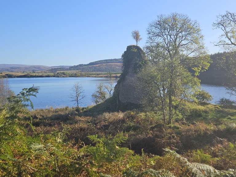 Asgog Castle Ruins at Asgog Loch Routes for Walking and Hiking | Komoot