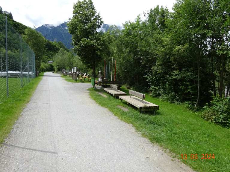 Rest Area with Drinking Fountain and Kneipp Basin - Cycle Routes and ...
