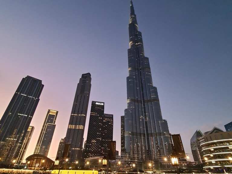 Abends am Burj Khalifa: Wanderungen und Rundwege | komoot