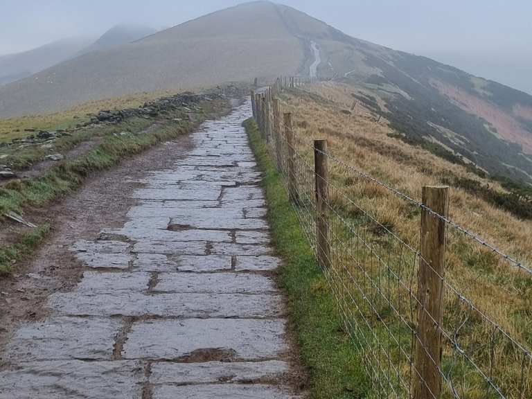 Hollins Cross – Hiking & Cycling Routes | Komoot