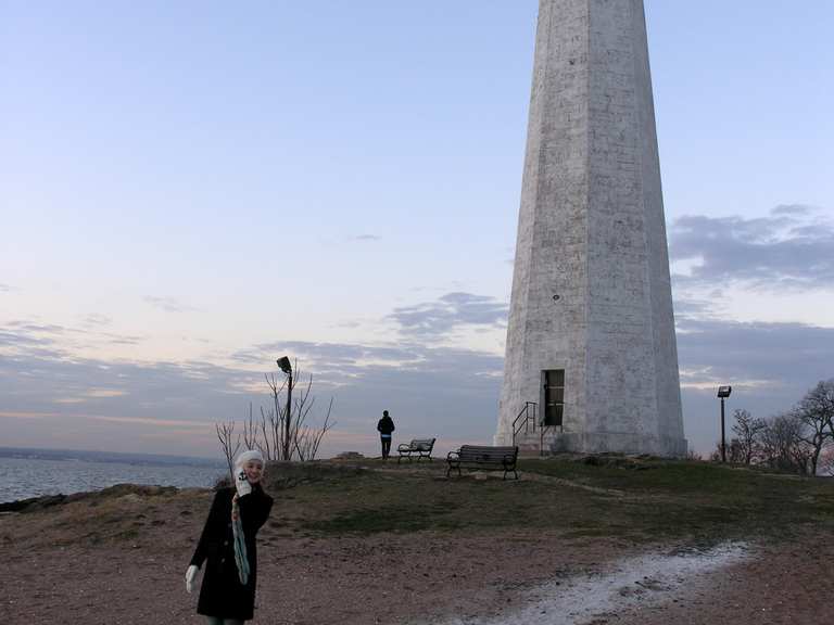 Five Mile Point Light loop from Nathan Hale Park — Lighthouse Point ...