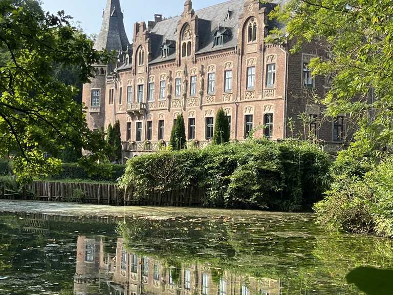 Secret rest area at the castle Routes for Walking and Hiking | Komoot