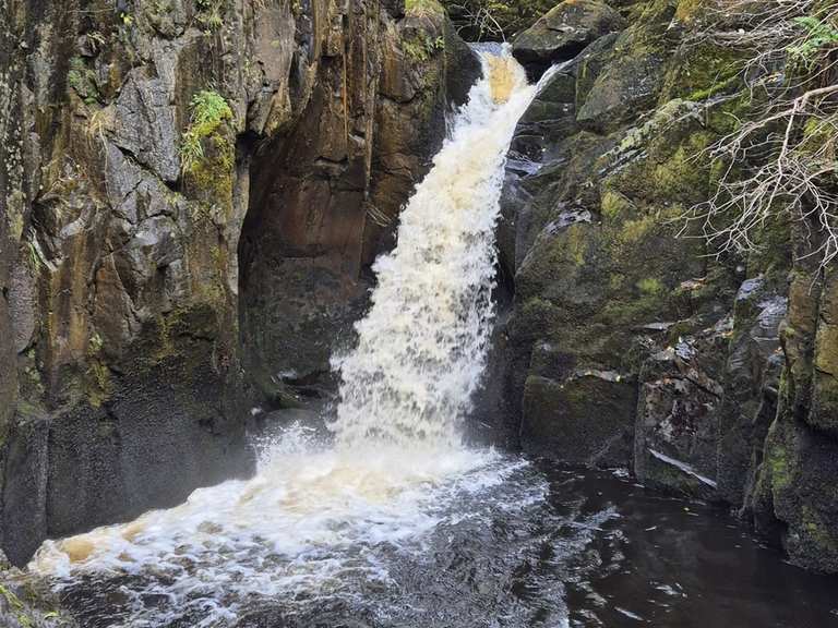 Five waterfalls loop from Ingleton — Yorkshire Dales National Park ...
