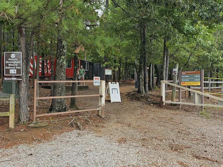 Parco della Montagna Rossa di Eingang : percorsi escursionistici e ...