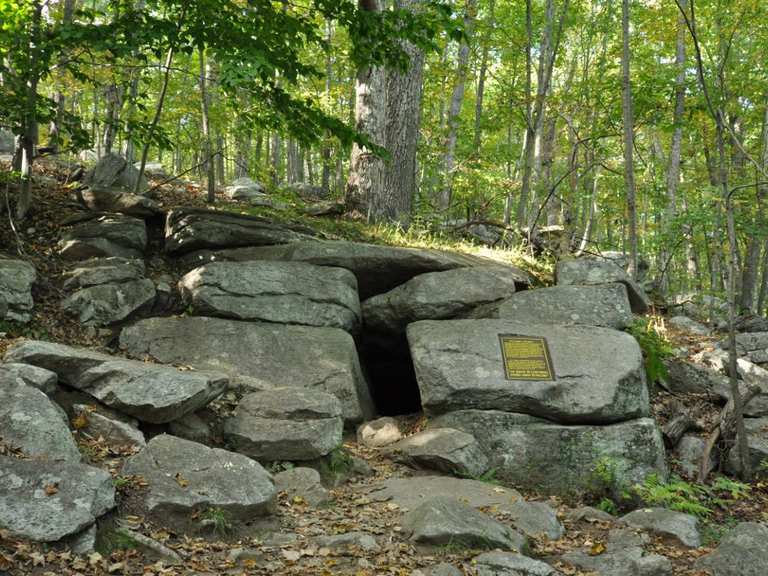 Wolf Den loop via Mashamoquet Brook Trail — Mashamoquet Brook State ...