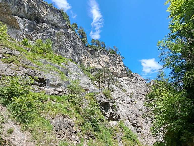 Denkmal Hermann Greiner - Begründer der SOS Kinderdörfer: Wanderungen ...