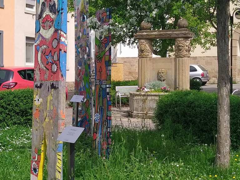 Brunnen am Hagmaier-Platz: Wanderungen und Rundwege | komoot